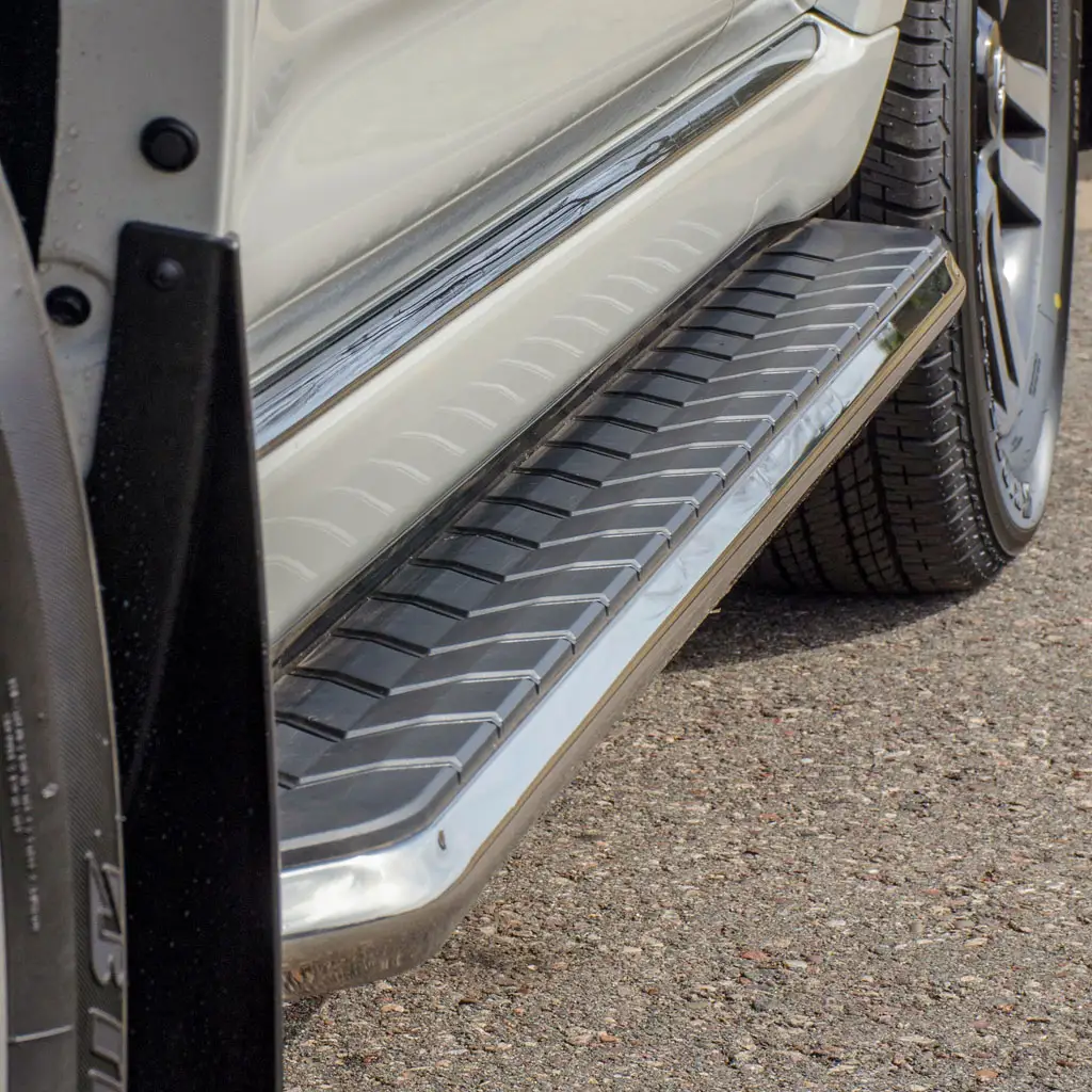 Aerotread 5 X 67 Polished Stainless Running Boards Select Equinox